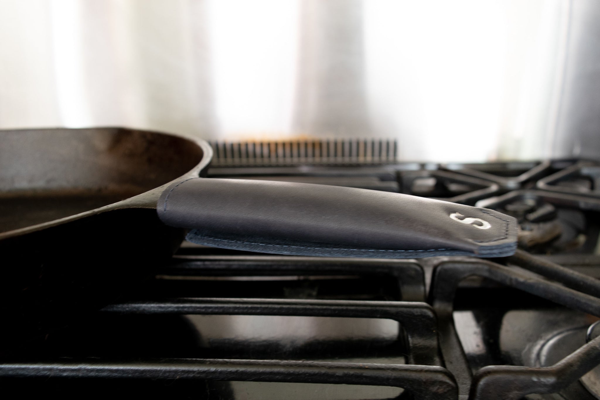 Monogrammed Leather Pot Handle Cover 5.8x2 – Northwind Supply